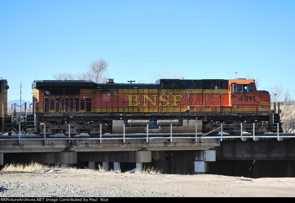 BNSF 4911